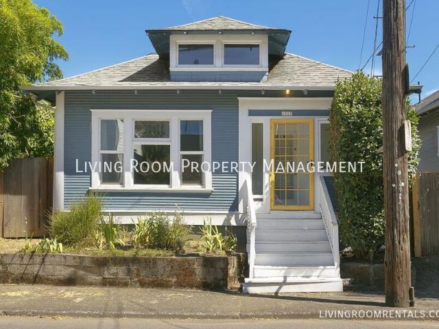2 BR, 2 BA Apartment 1525 SE Pershing St, Portland, OR 97202