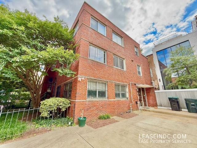 2 BR, 2 BA Apartment 1526 12th Street NW, Washington, DC 20005