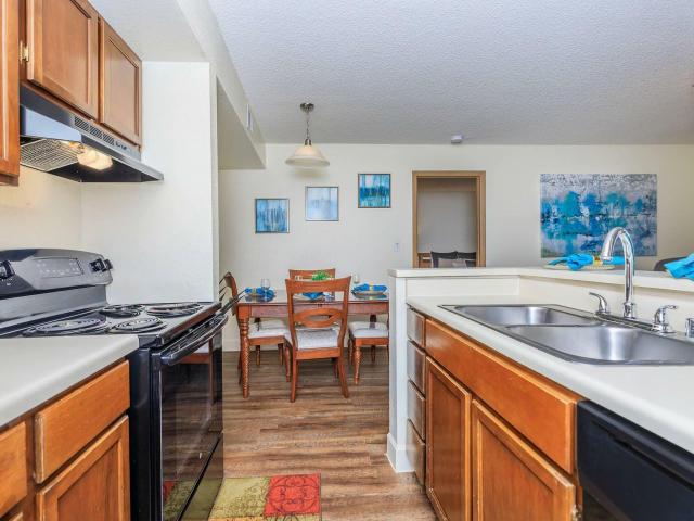 2 BR, 2 BA Apartment 1530 George Dieter Dr Unit 11G, El Paso, TX 79936