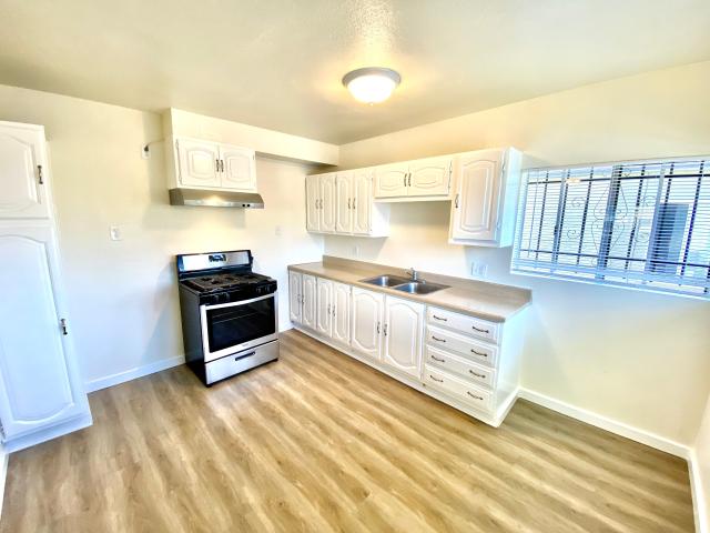 2 BR, 2 BA Apartment 1530 Locust Avenue, Long Beach, CA 90813