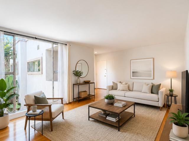 2 BR, 2 BA Apartment 1530 Laurel Ave, Unit 9, Los Angeles, CA 90046