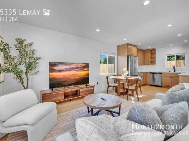 2 BR, 2 BA Apartment 15335 Lemay St, Van Nuys, CA 91406