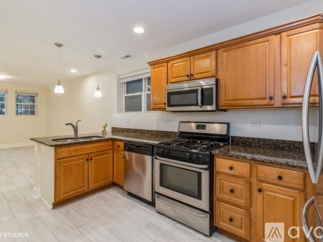 2 BR, 2 BA Apartment 1535 N Campbell Ave, Unit G, Chicago, IL 60622