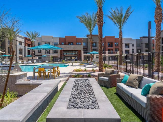 2 BR, 2 BA Apartment 15400 West Monte Vista Road Unit 1047, Goodyear, AZ 85395