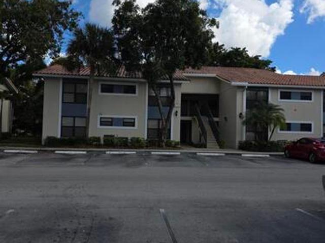 2 BR, 2 BA Apartment 1542 Lake Crystal Dr, Unit H, Royal Palm Beach, FL 33411