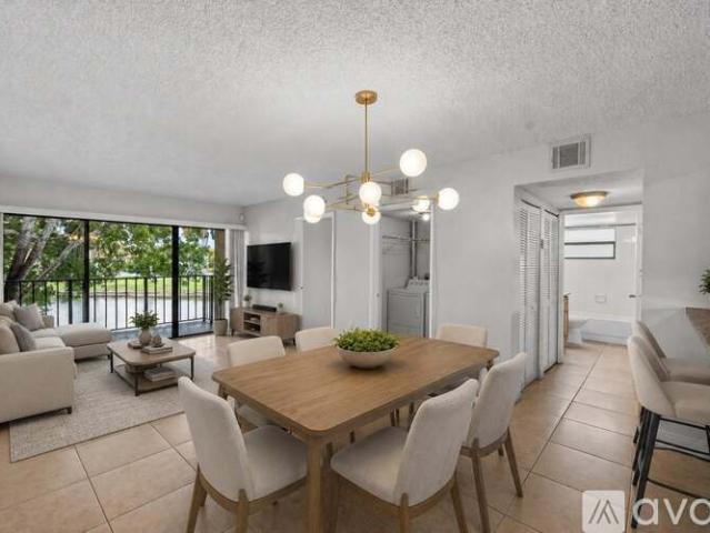 2 BR, 2 BA Apartment 1543 Lake Crystal Dr, Unit G, West Palm Beach, FL 33411