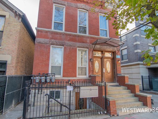 2 BR, 2 BA Apartment 1546 N Mohawk, Chicago, IL 60610