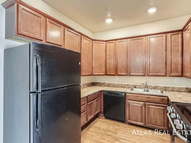 2 BR, 2 BA Apartment 15504 E Arizona Avenue, Aurora, CO 80017