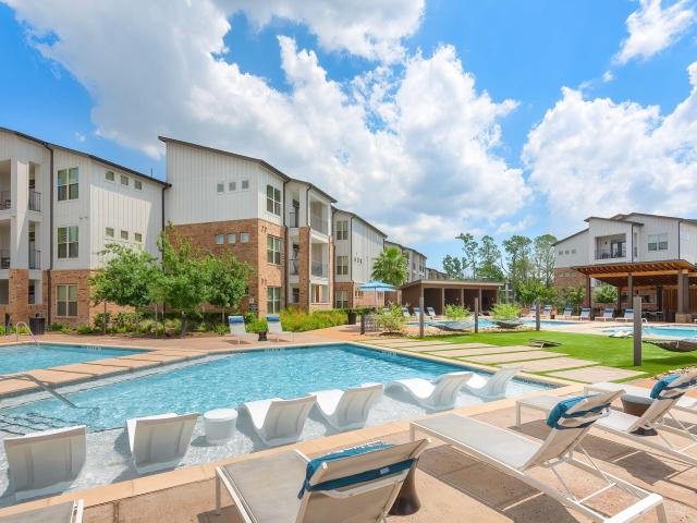 2 BR, 2 BA Apartment 15500 Middlebrook Drive Unit 11302, Houston, TX 77058