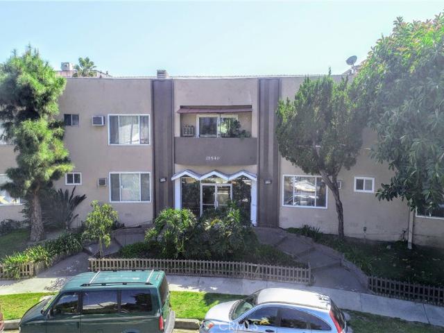 2 BR, 2 BA Apartment 15540 Moorpark St, Encino, CA 91436