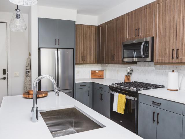 2 BR, 2 BA Apartment 155 Clairemont Ave Unit 611, Decatur, GA 30030