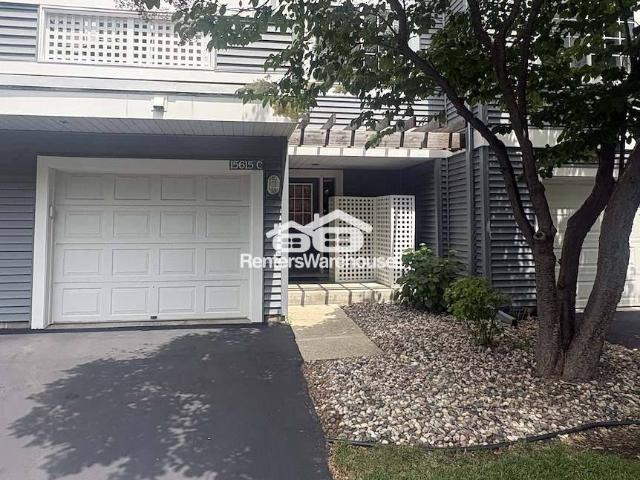 2 BR, 2 BA Apartment 15615 24th Ave N, Plymouth, MN 55447