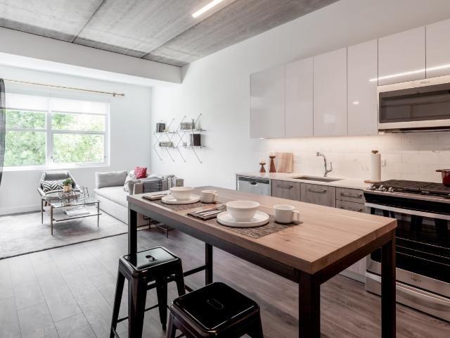 2 BR, 2 BA Apartment 1590 Elmwood Ave Unit 502, Evanston, IL 60201