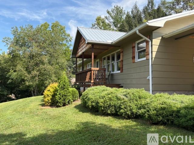 2 BR, 2 BA Apartment 163 Messer Road, Clyde, NC 28721