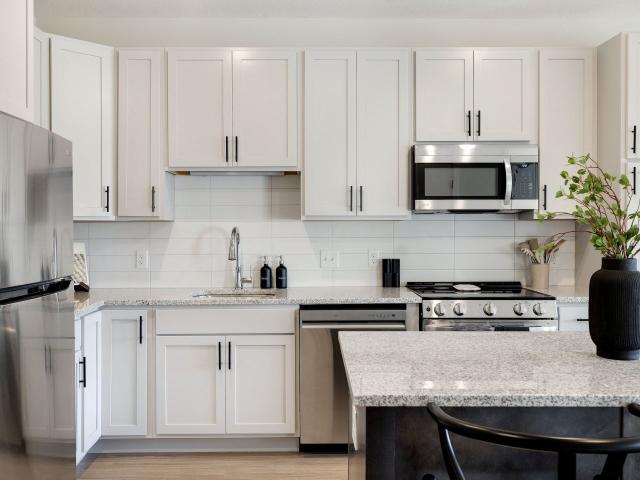 2 BR, 2 BA Apartment 1600 Windermere Way Unit 363, Shakopee, MN 55379