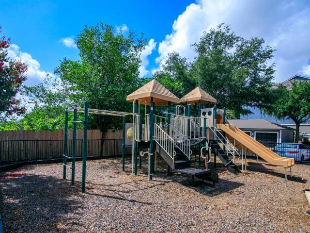 2 BR, 2 BA Apartment 1601 Montopolis Dr Unit 0724, Austin, TX 78741