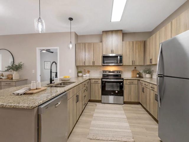 2 BR, 2 BA Apartment 1601 NW 38th St Unit 310, Kansas City, MO 64116
