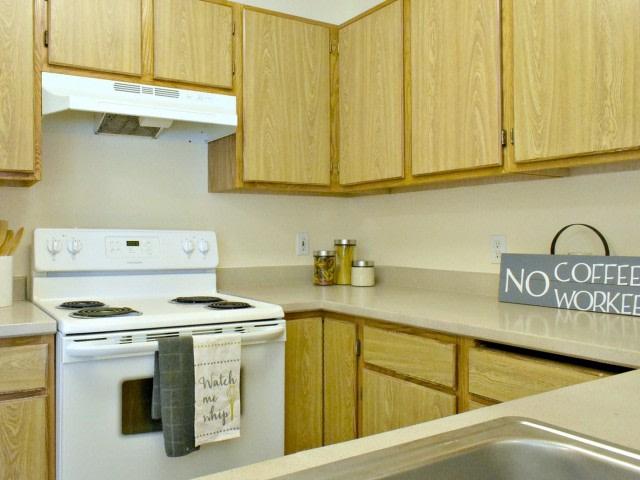2 BR, 2 BA Apartment 16050 NE Glisan St Unit 20, Portland, OR 97230