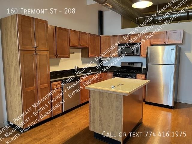 2 BR, 2 BA Apartment 160 Fremont St, Worcester, MA 01603