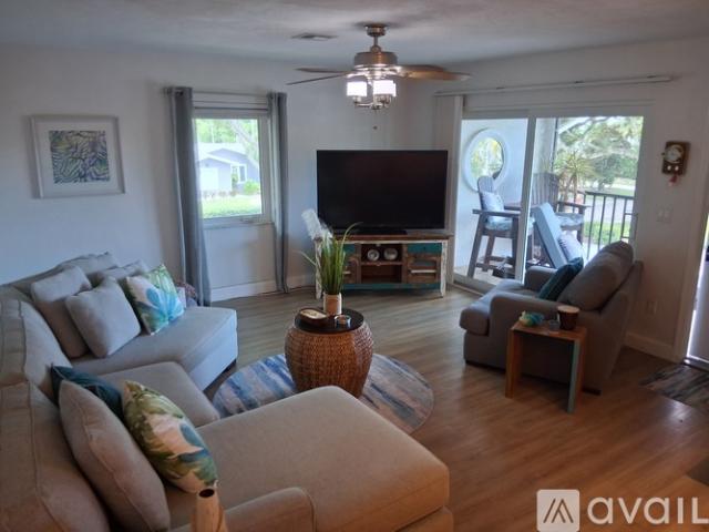 2 BR, 2 BA Apartment 1625 Chesapeake Avenue, Unit 201, Naples, FL 34102