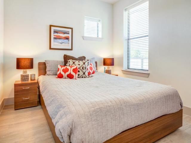 2 BR, 2 BA Apartment 1632 E 6th St, Austin, TX 78702