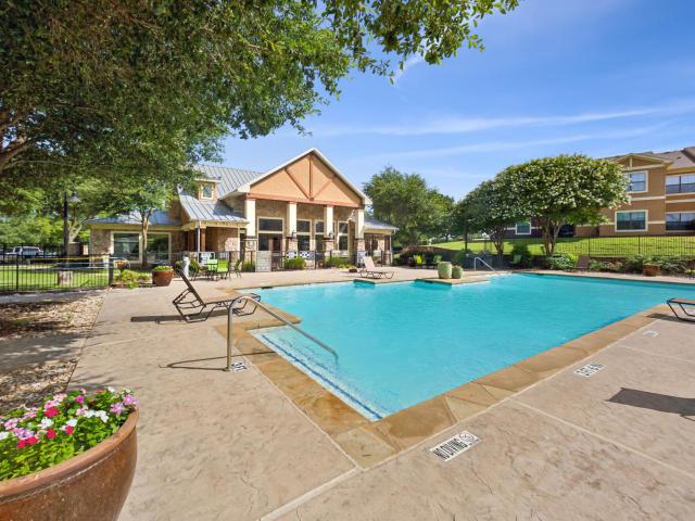 2 BR, 2 BA Apartment 1650 Holland Lake Dr Unit 104, Weatherford, TX 76086