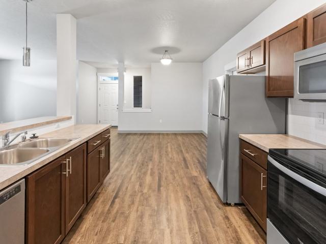 2 BR, 2 BA Apartment 16511 East Sprague Avenue Unit B 05, Veradale, WA 99037