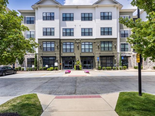 2 BR, 2 BA Apartment 16573 Wild Horse Creek Road Unit 1303, Chesterfield, MO 63017
