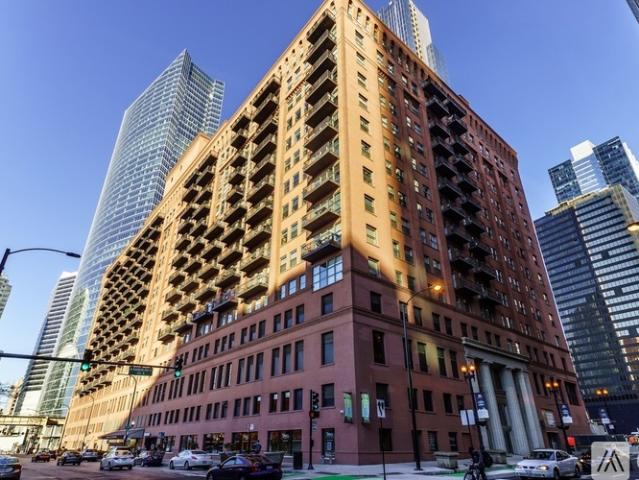 2 BR, 2 BA Apartment 165 North Canal Street, Unit 1109, Chicago, IL 60606