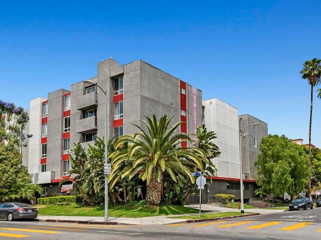 2 BR, 2 BA Apartment 1660 N Wilton Pl Unit 505, Los Angeles, CA 90028