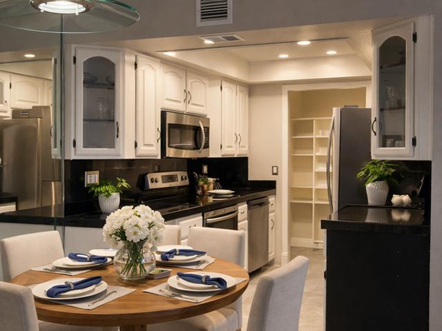 2 BR, 2 BA Apartment 16635 N Cave Creek Road, Phoenix, AZ 85032