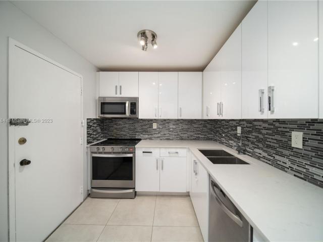 2 BR, 2 BA Apartment 16710 Northeast 9th Ave, North Miami Beach, FL 33162