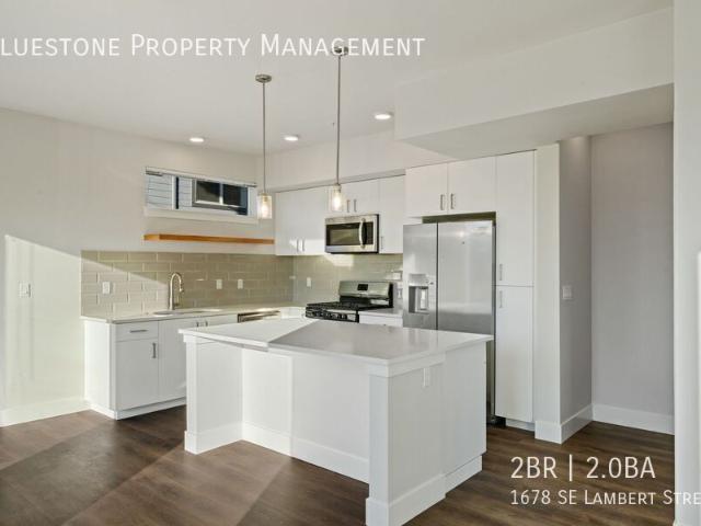 2 BR, 2 BA Apartment 1678 SE Lambert Street, Portland, OR 97202