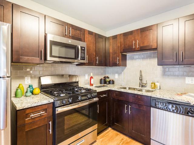2 BR, 2 BA Apartment 1690 Covington Court Unit 1449, Saint Charles, IL 60174