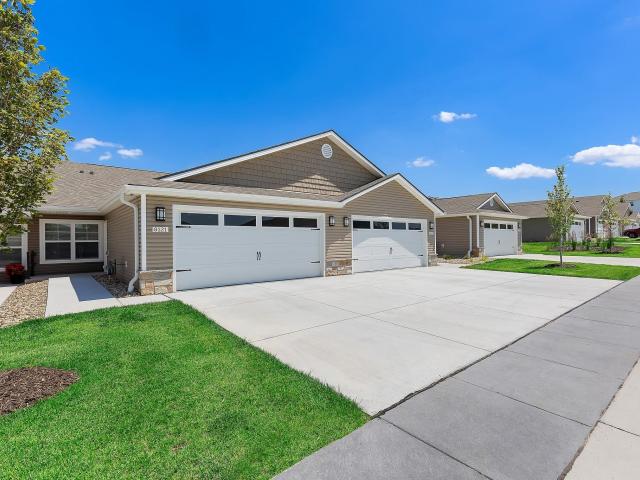2 BR, 2 BA Apartment 16925 Jardine Plaza Unit 8267S, Bennington, NE 68007