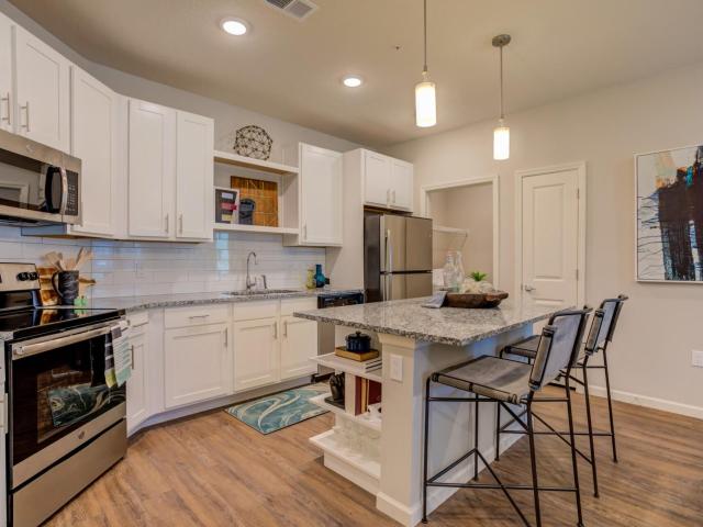 2 BR, 2 BA Apartment 16947 Kettle Lane Unit 212, Land O Lakes, FL 34638