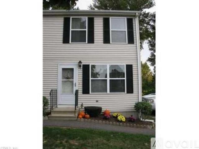 2 BR, 2 BA Apartment 16 Holly Ln, Unit 16, Glastonbury, CT 06033