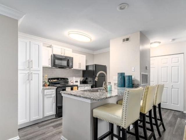 2 BR, 2 BA Apartment 1700 Charleston Place Lane Unit 042G, Charlotte, NC 28212