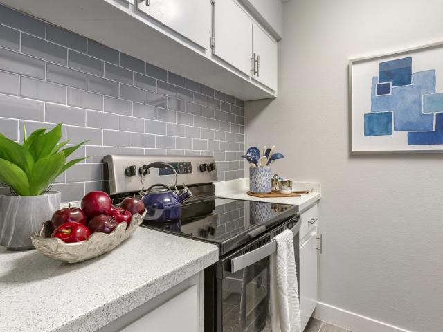 2 BR, 2 BA Apartment 17031 N 11th Ave Unit 1036, Phoenix, AZ 85023