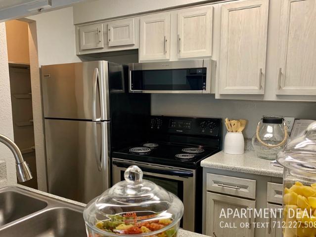 2 BR, 2 BA Apartment 1707 Gemini AveÂ, Houston, TX 77058