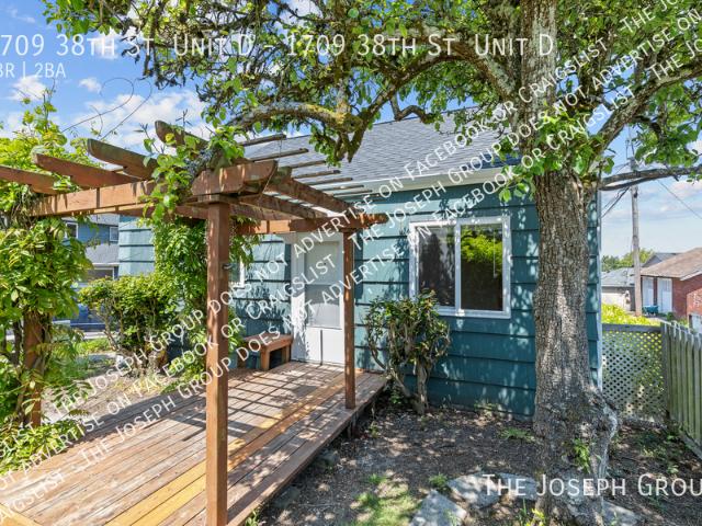 2 BR, 2 BA Apartment 1709 38th St Unit D, Everett, WA 98201