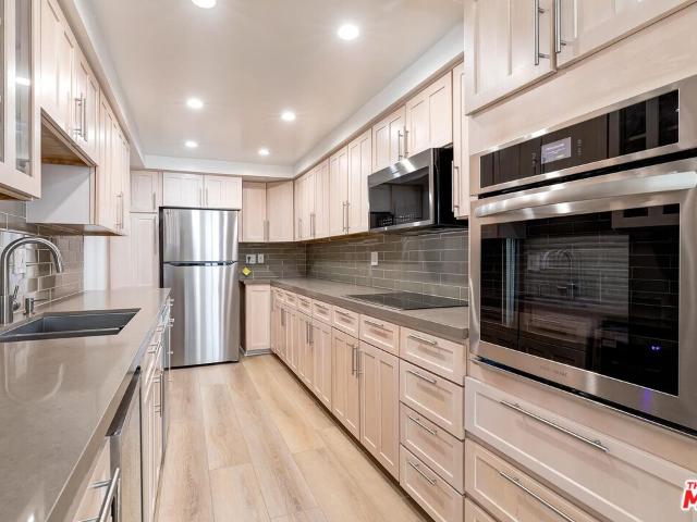 2 BR, 2 BA Apartment 1710 Malcolm Avenue, Los Angeles, CA 90024