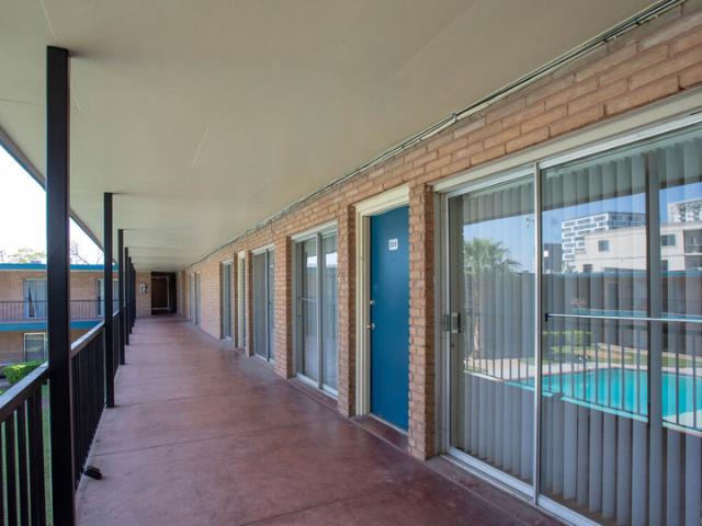 2 BR, 2 BA Apartment 1714 West Ave, Austin, TX 78701