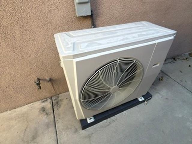 2 BR, 2 BA Apartment 1718 Rodney Dr, Los Angeles, CA 90027
