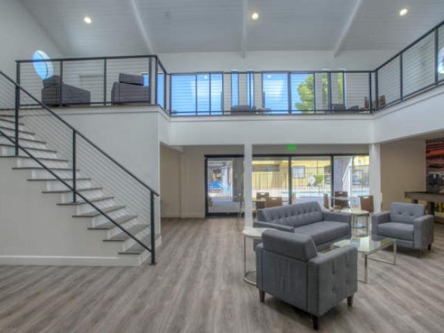 2 BR, 2 BA Apartment 17249 N 7th St, Phoenix, AZ 85022