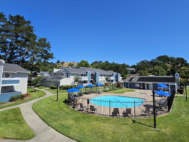 2 BR, 2 BA Apartment 1725 Marion Ave Unit E12, Novato, CA 94945