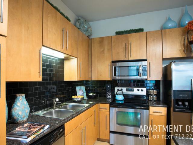 2 BR, 2 BA Apartment 1731 Cres Plaza DrÂ, Houston, TX 77077
