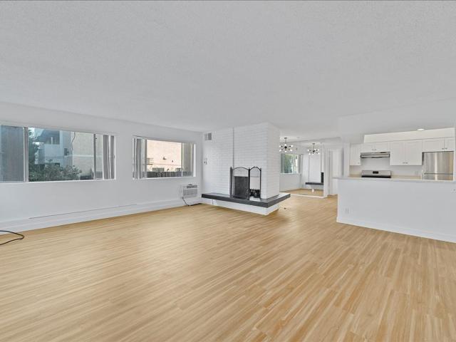 2 BR, 2 BA Apartment 174 North Almont Drive, Beverly Hills, CA 90211