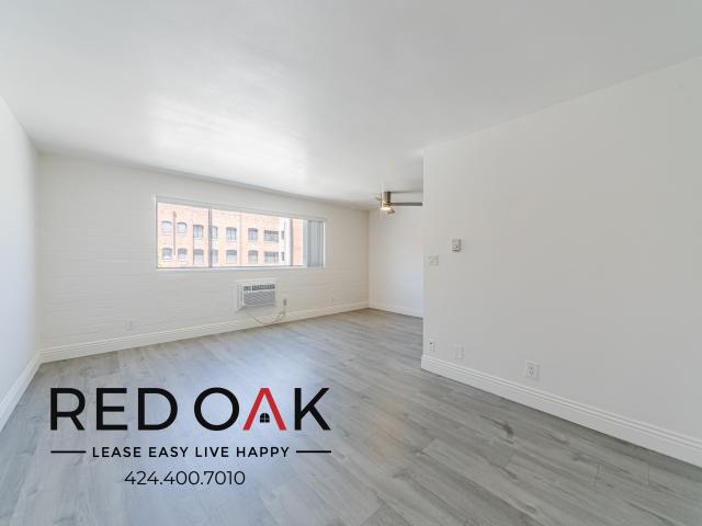 2 BR, 2 BA Apartment 1757 North Orange Drive, Los Angeles, CA 90028