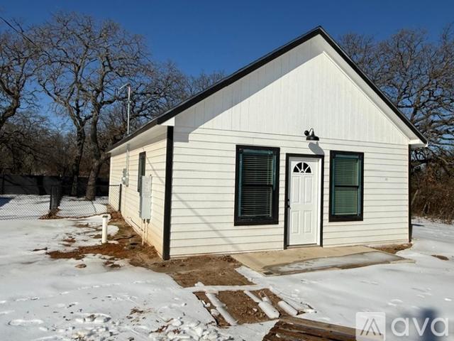 2 BR, 2 BA Apartment 175 Finn Lane, Eastland, TX 76448